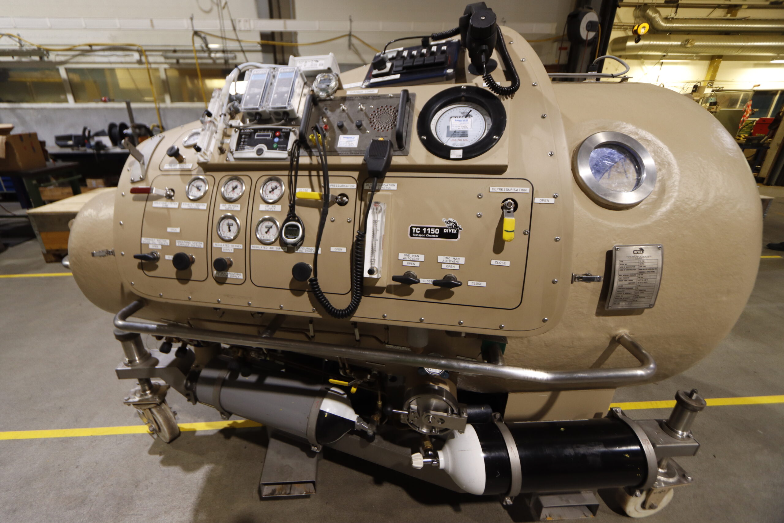Air Dive Chamber, Deck Decompression Chamber - Imenco do Brasil